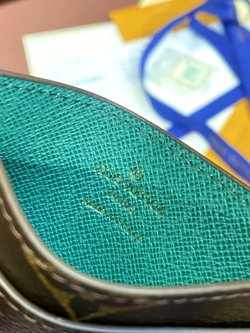 Exact replica Louis Vuitton Wallets Purse