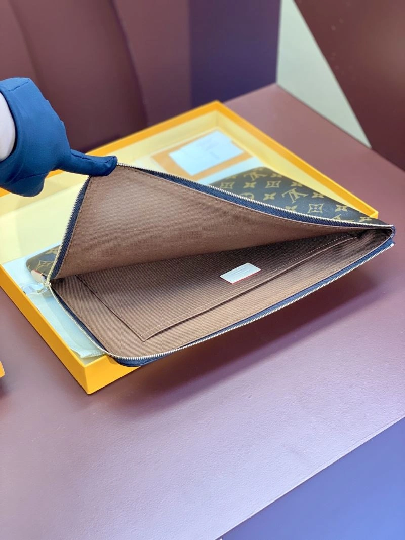 Indistinguishable Louis Vuitton Wallets Purse