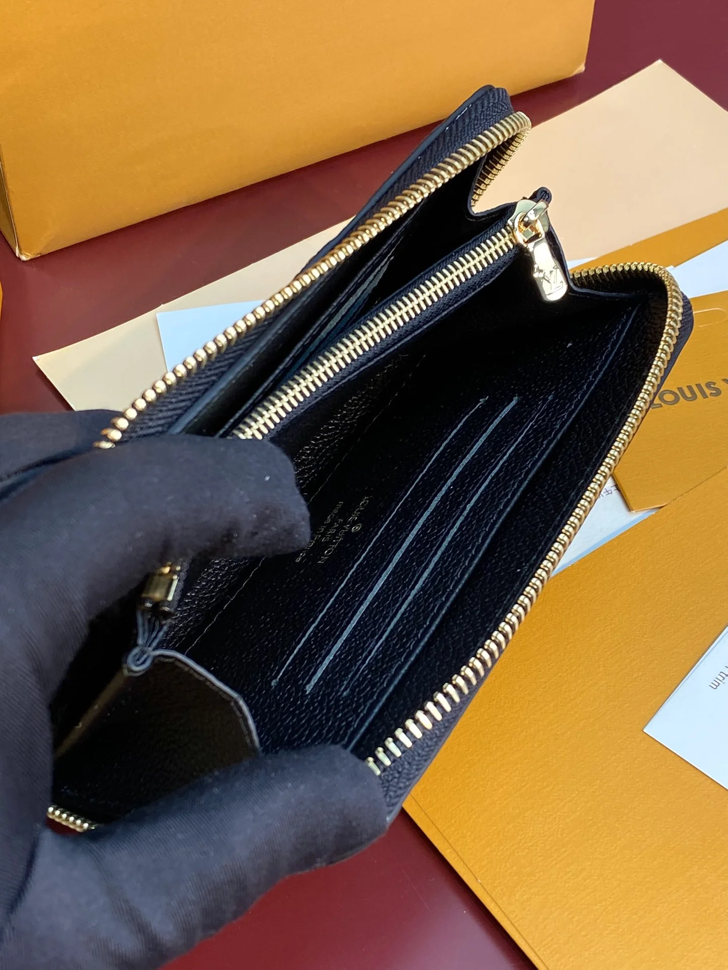 Perfect replica Louis Vuitton Wallets Purse