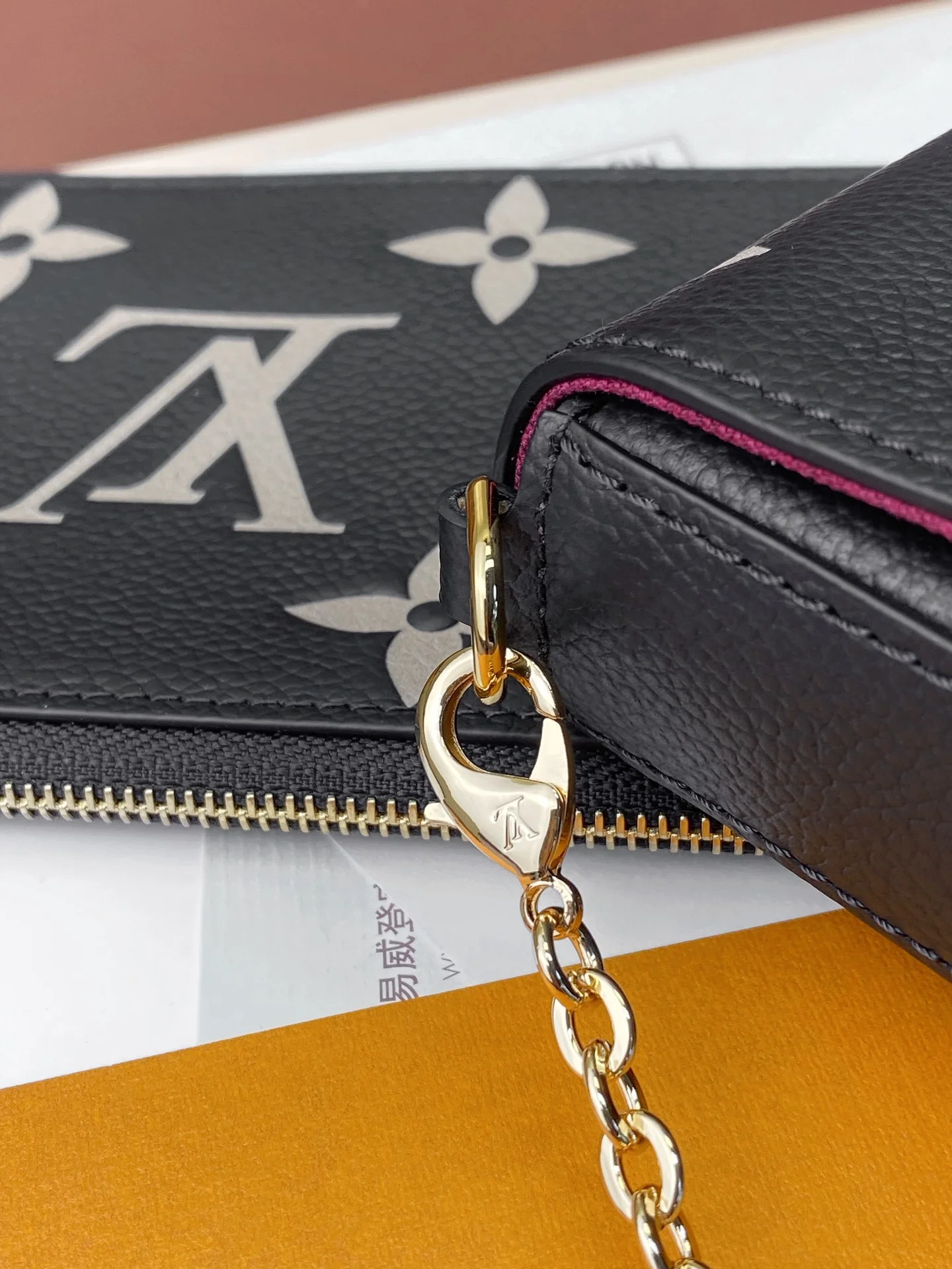 Exact replica Louis Vuitton Wallets Purse
