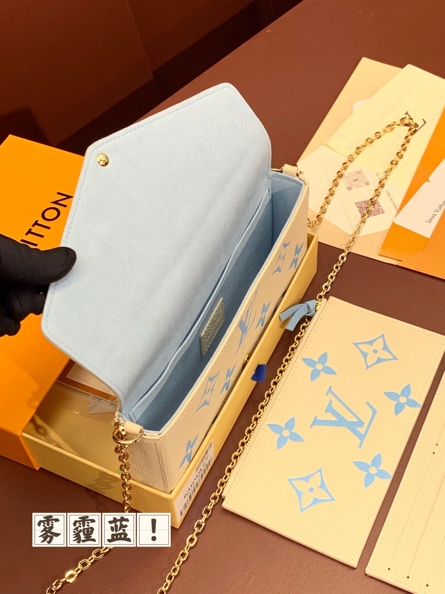 Perfect replica Louis Vuitton Wallets Purse