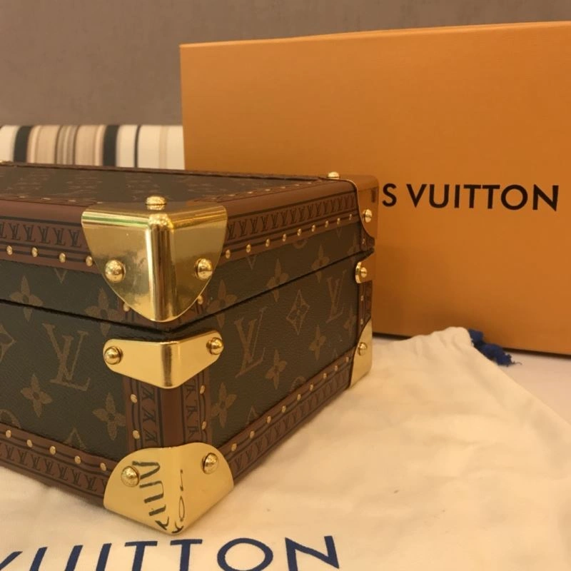Bargain Louis Vuitton Watches Boxes