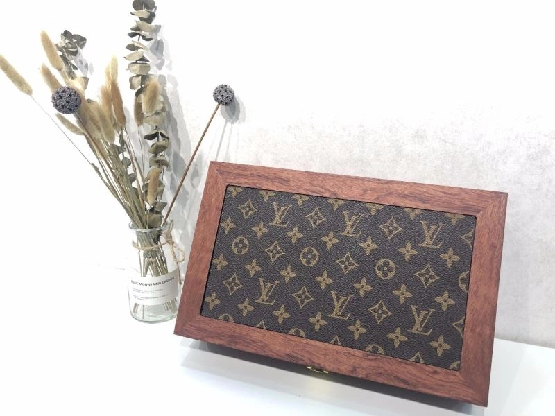 Value-priced Louis Vuitton Watches Boxes