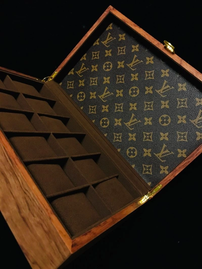 Cut-rate Louis Vuitton Watches Boxes