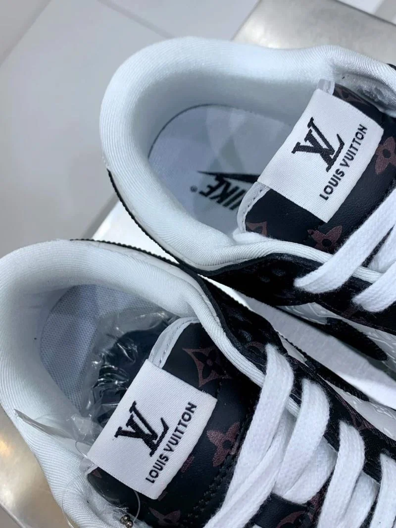 Accurate model Louis Vuitton x Nike Shoes