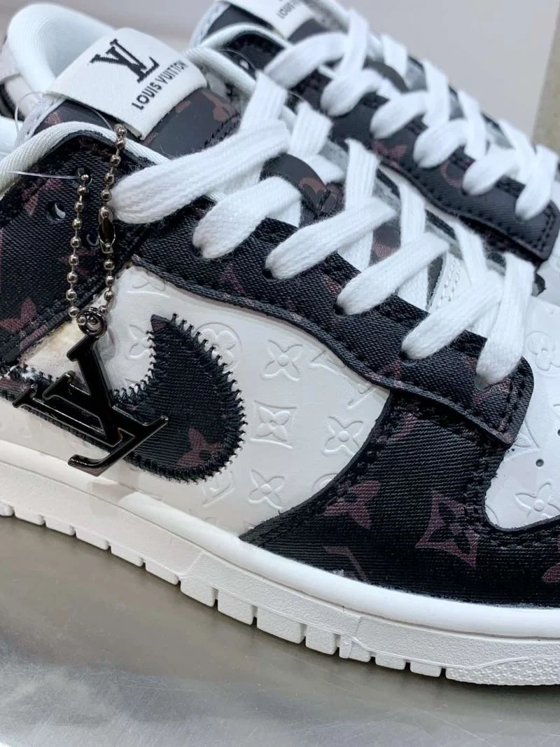 Accurate model Louis Vuitton x Nike Shoes