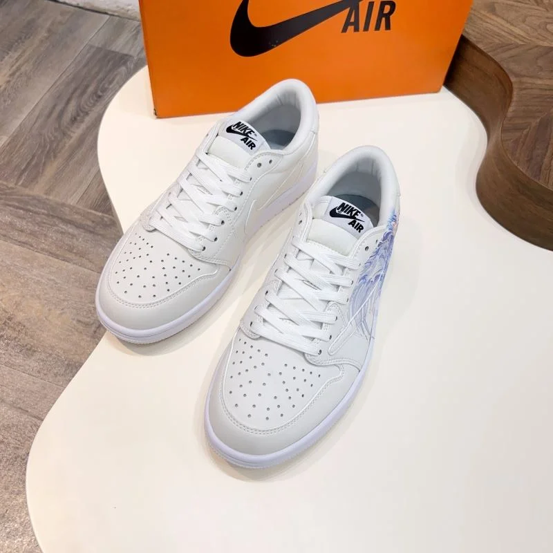 Accurate model Louis Vuitton x Nike Shoes