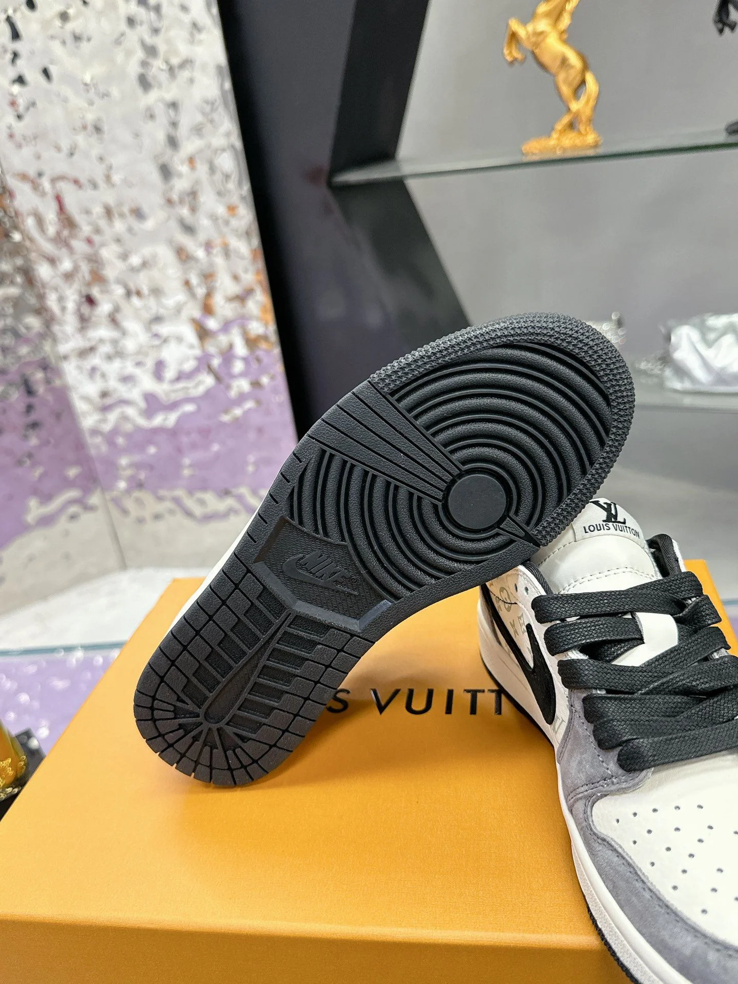 Official Louis Vuitton x Nike Shoes