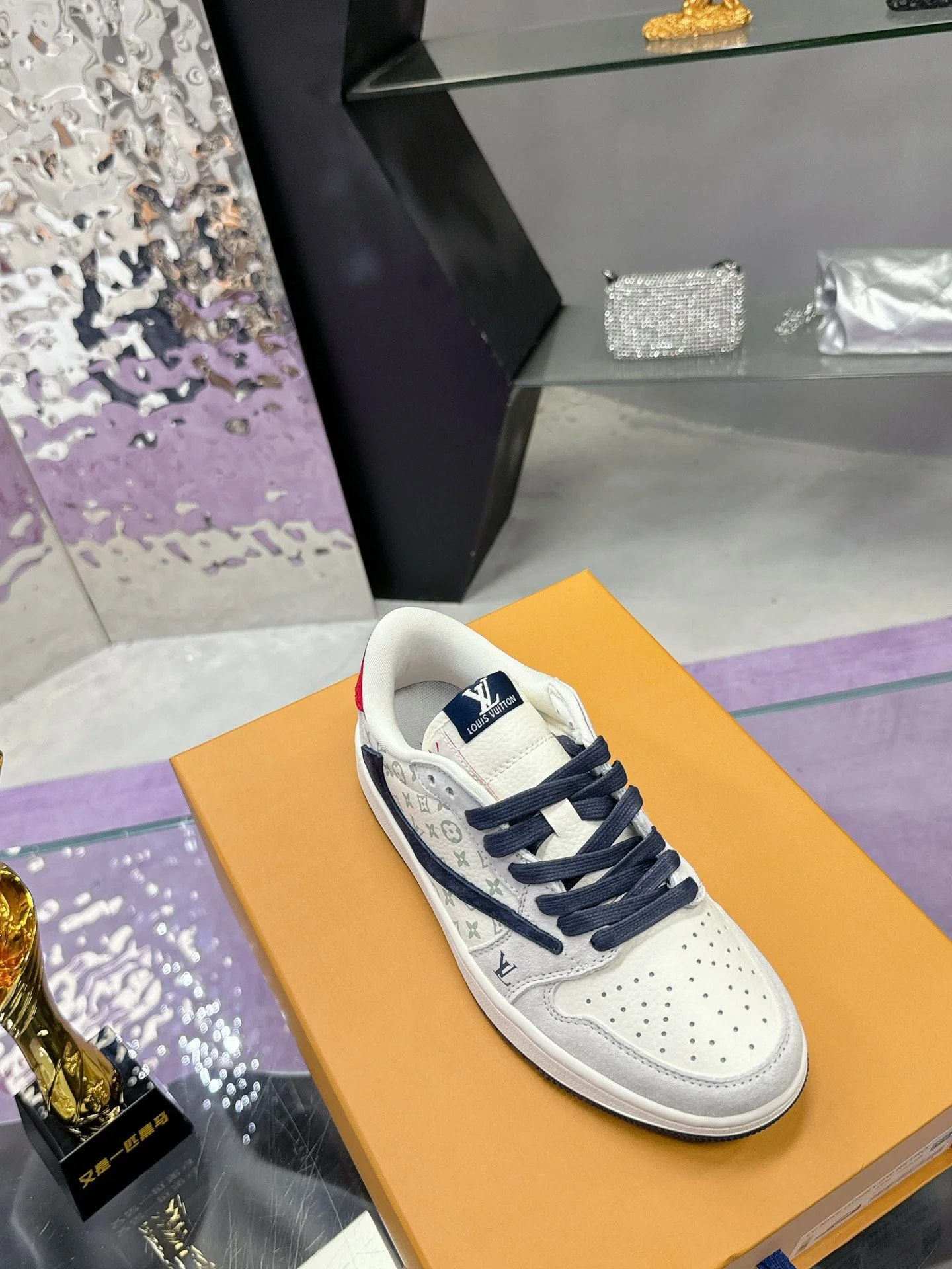 Top mirror Louis Vuitton x Nike Shoes