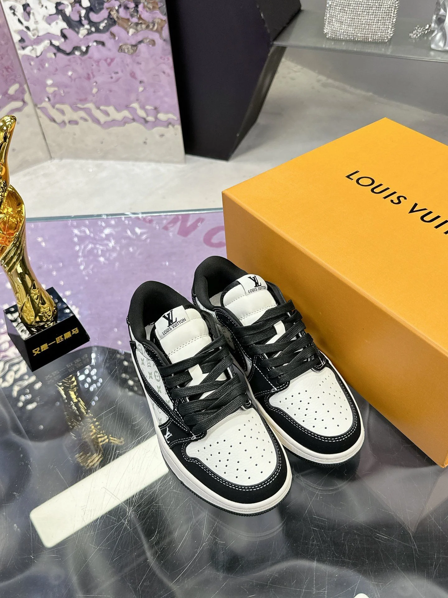 Perfect replica Louis Vuitton x Nike Shoes