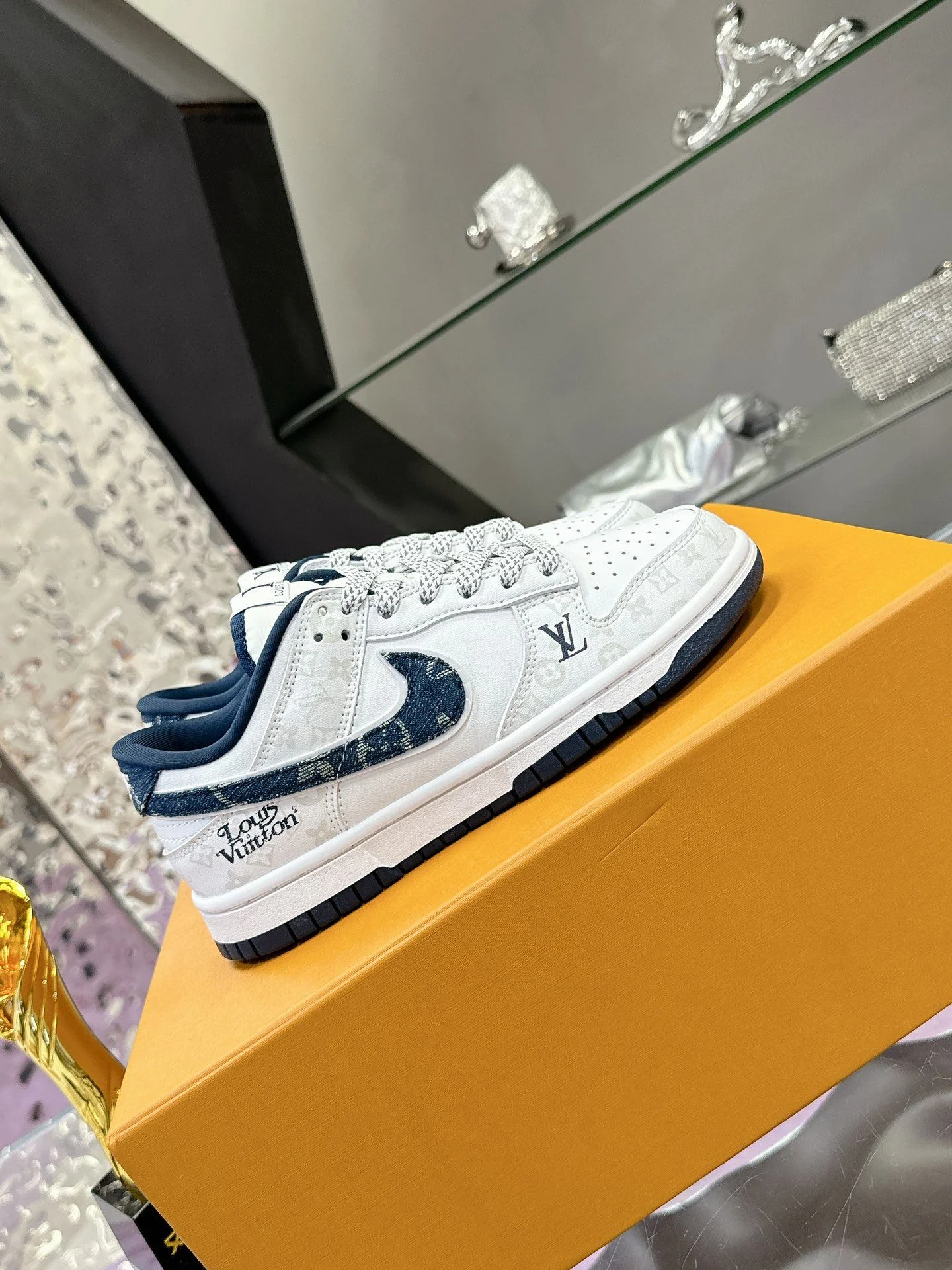 Mirror quality Louis Vuitton x Nike Shoes
