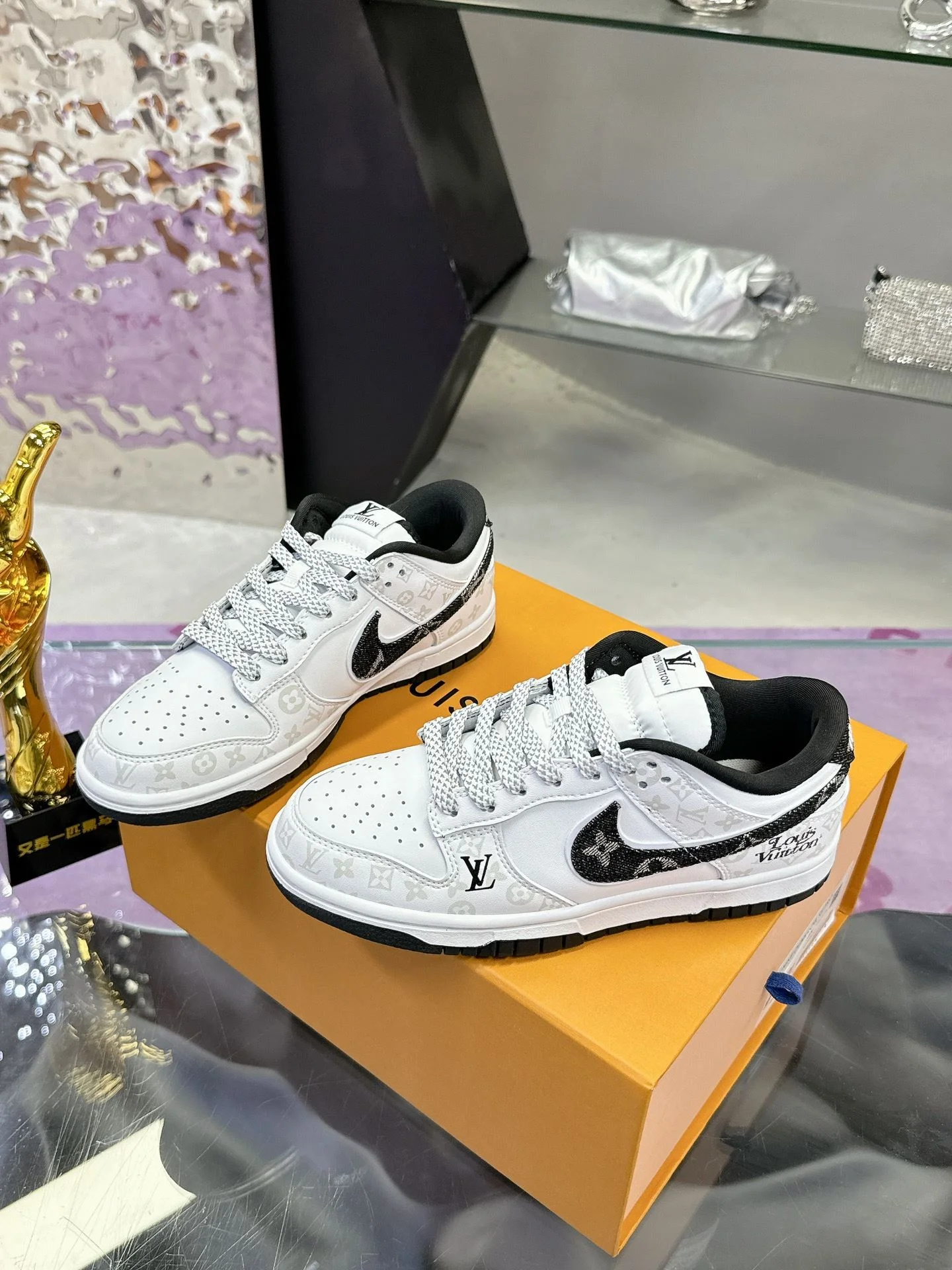 1:1 copy Louis Vuitton x Nike Shoes