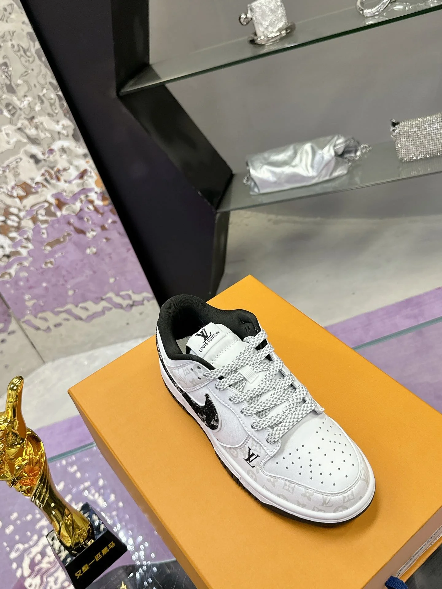 1:1 copy Louis Vuitton x Nike Shoes