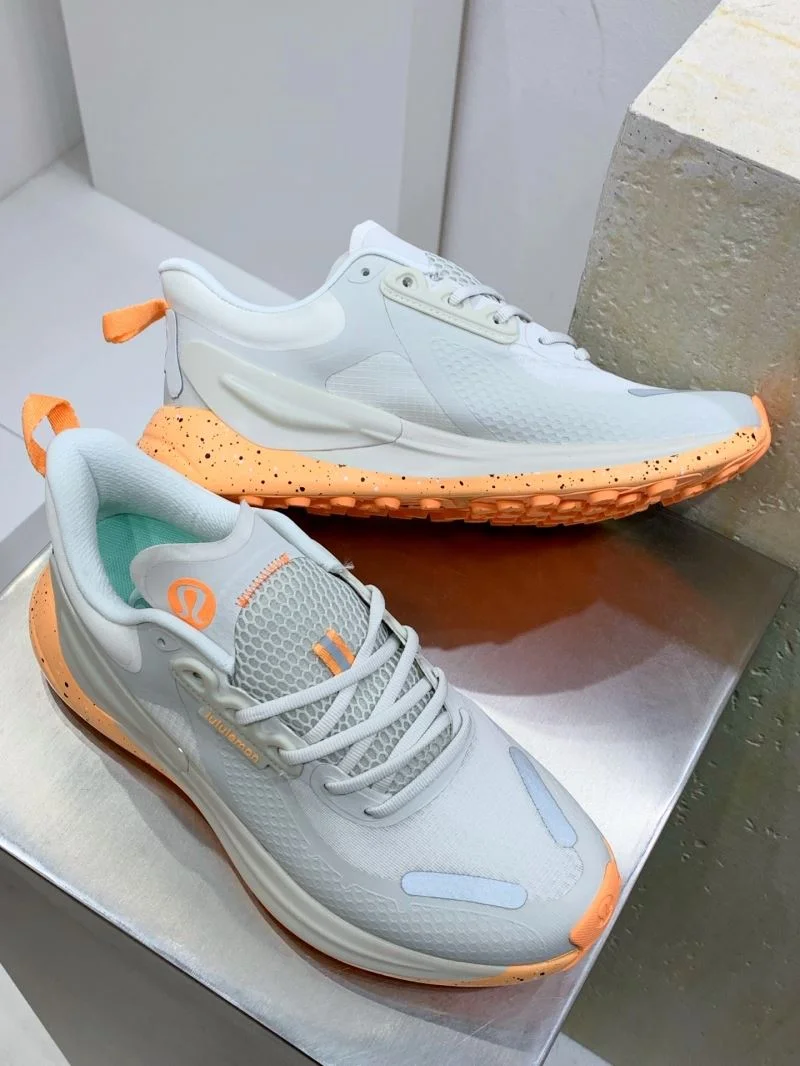 Accurate model Lululemon Shoes