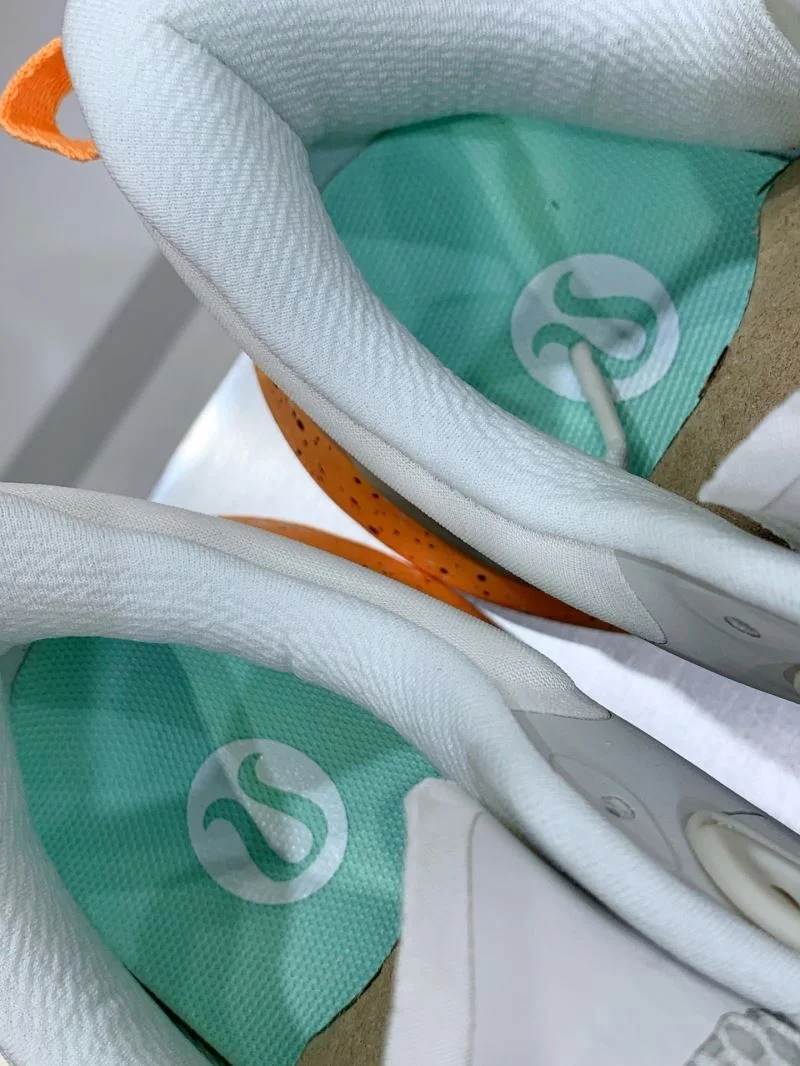 Accurate model Lululemon Shoes