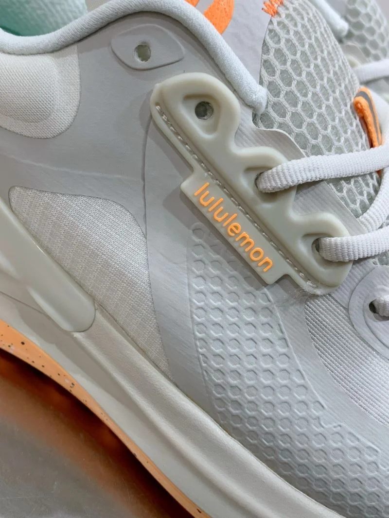 Accurate model Lululemon Shoes