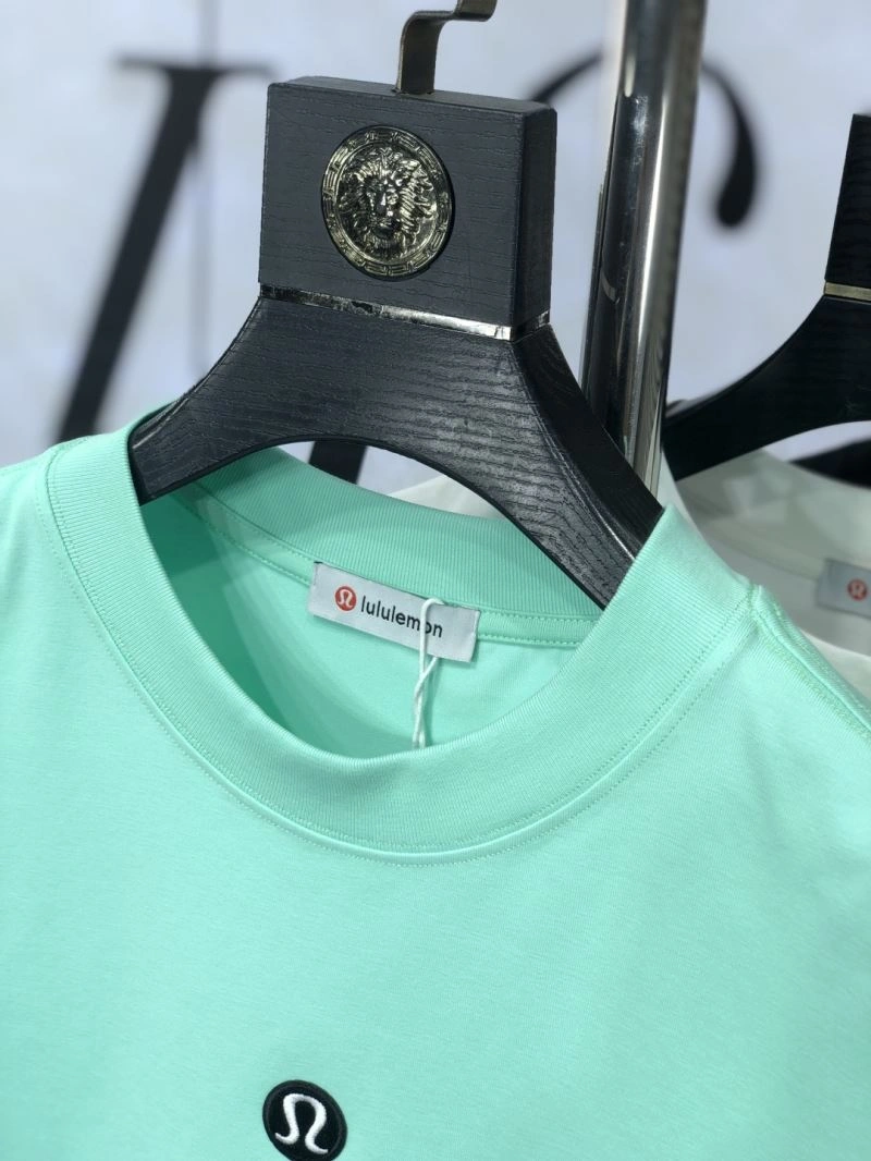 Accurate model Lululemon T-Shirts