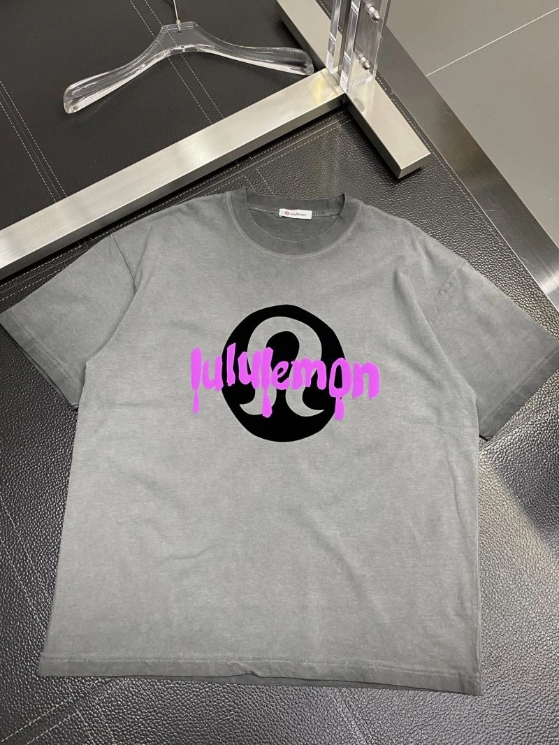 Low-cost Lululemon T-Shirts