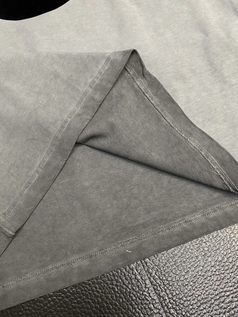 Low-cost Lululemon T-Shirts