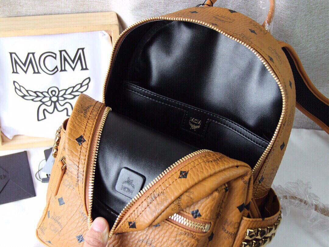 Top mirror MCM Backpacks
