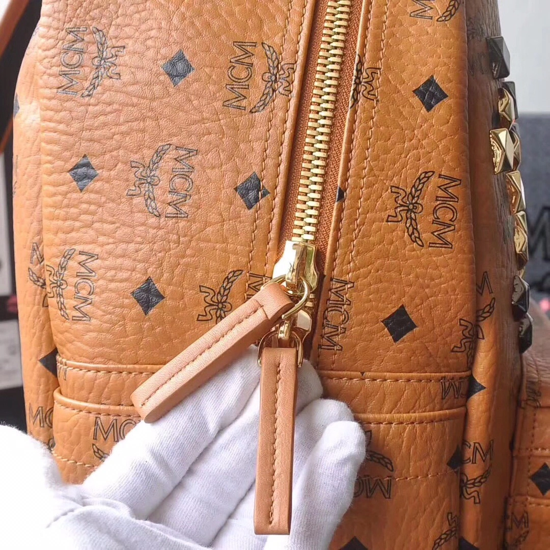 Accurate model MCM Backpacks
