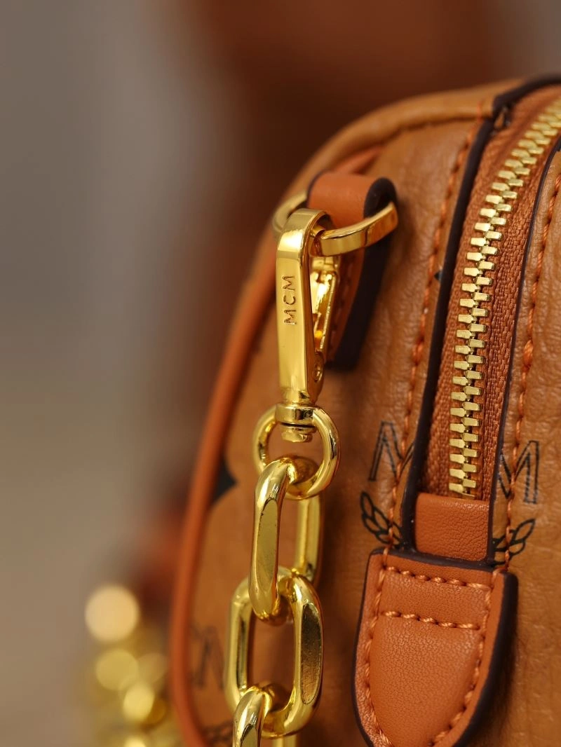 Top mirror MCM Boston Bags