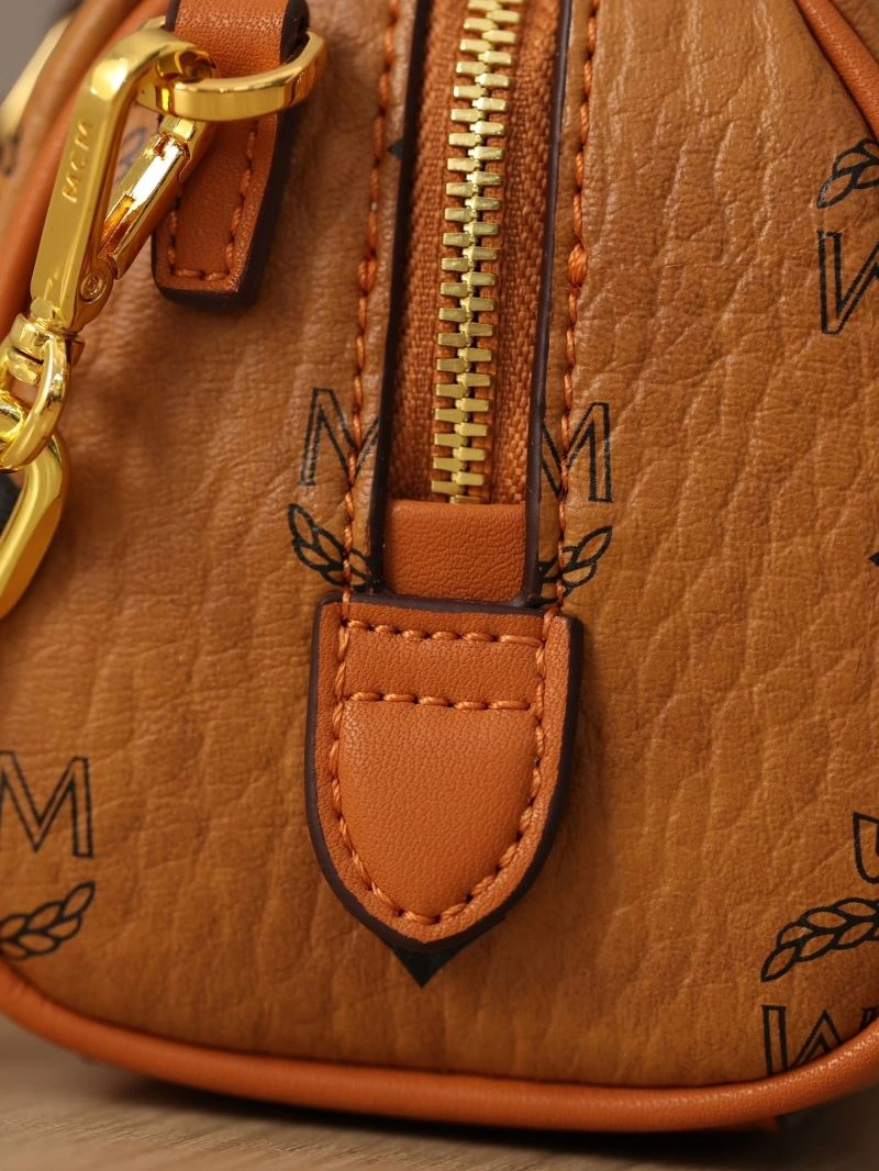 Top mirror MCM Boston Bags