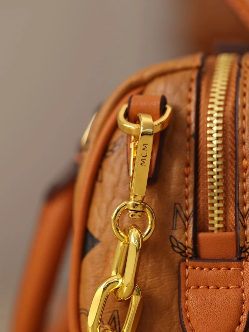Top mirror MCM Boston Bags