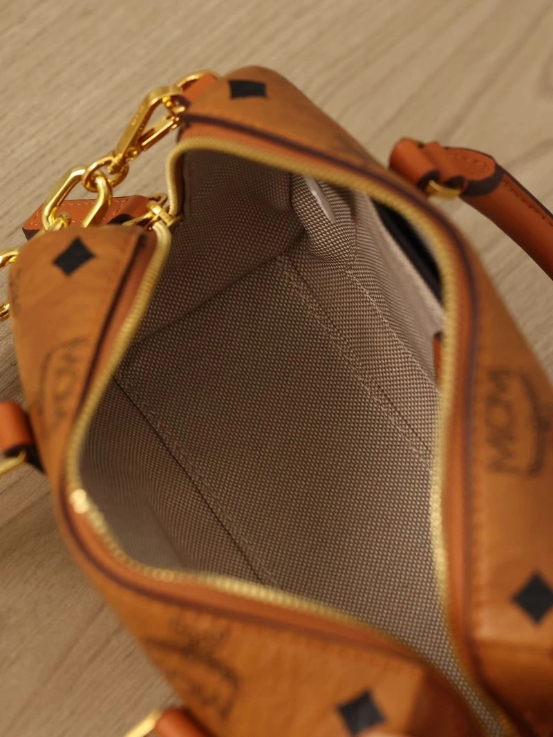 Top mirror MCM Boston Bags