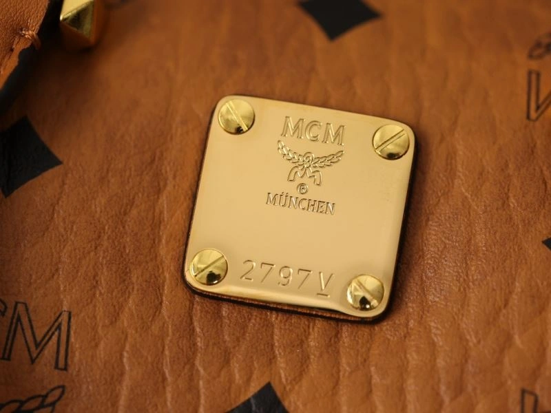 Accurate model MCM Boston Bags