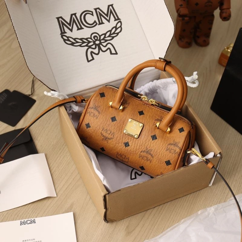 Accurate model MCM Boston Bags