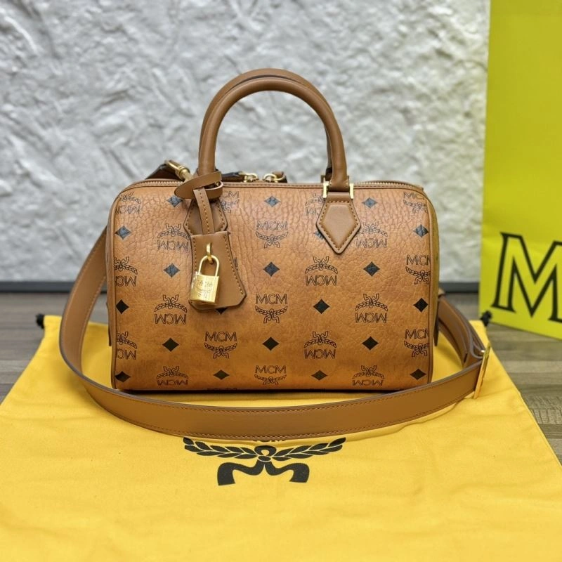 Top mirror MCM Boston Bags