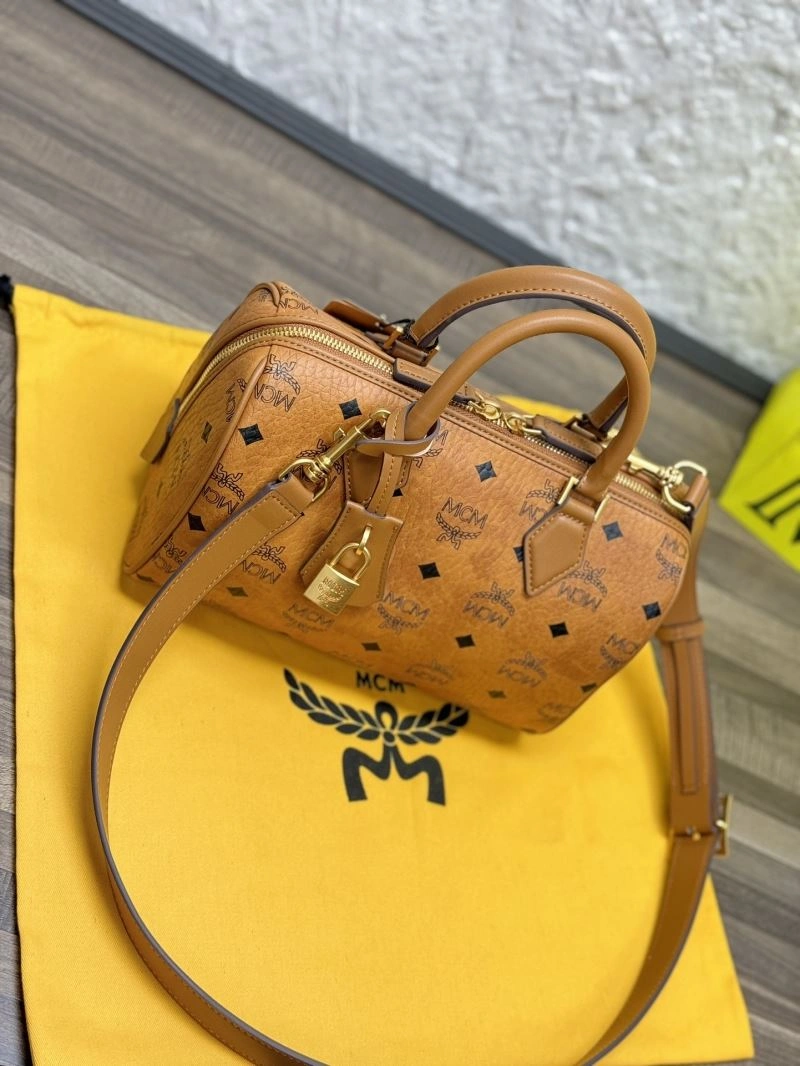 Top mirror MCM Boston Bags