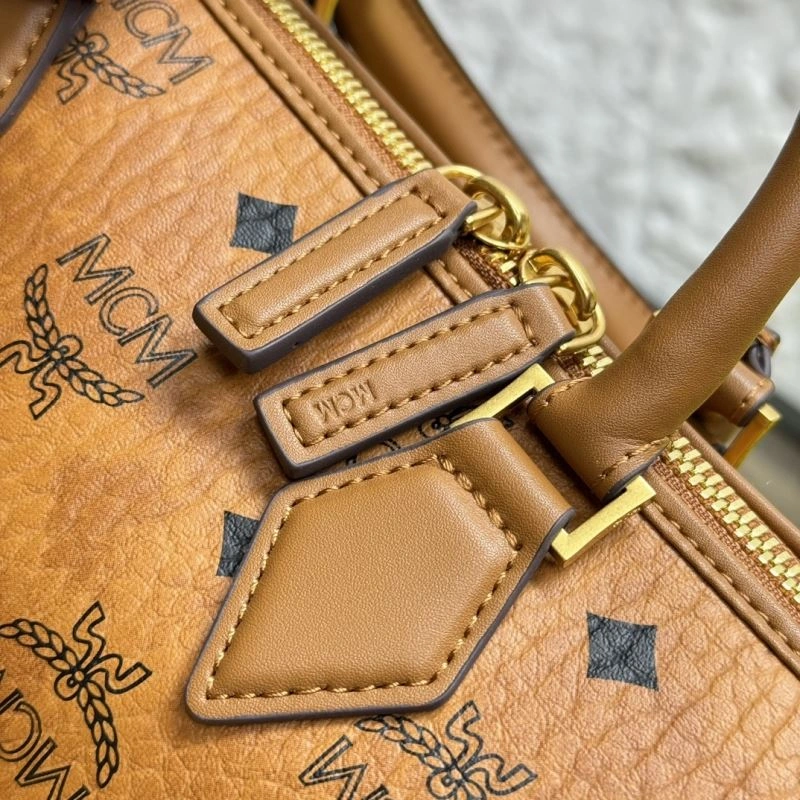 Top mirror MCM Boston Bags