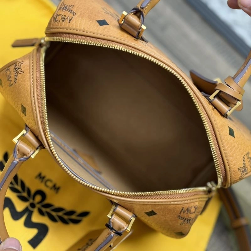 Top mirror MCM Boston Bags