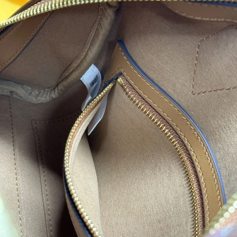 Top mirror MCM Boston Bags