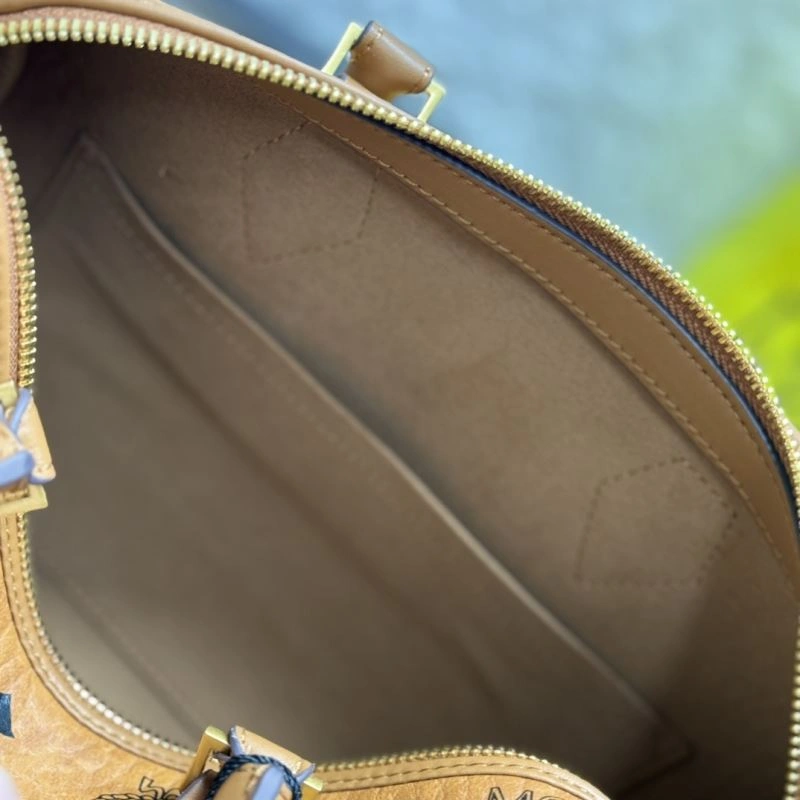 Top mirror MCM Boston Bags