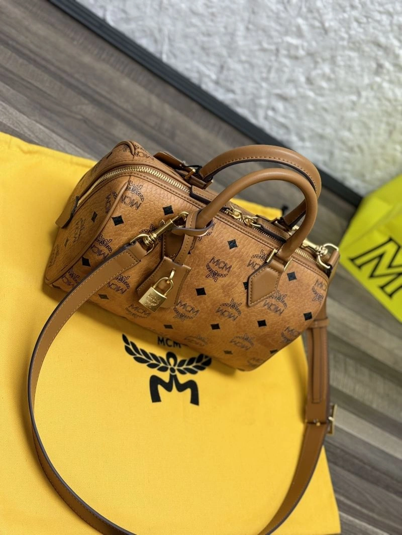 Top mirror MCM Boston Bags