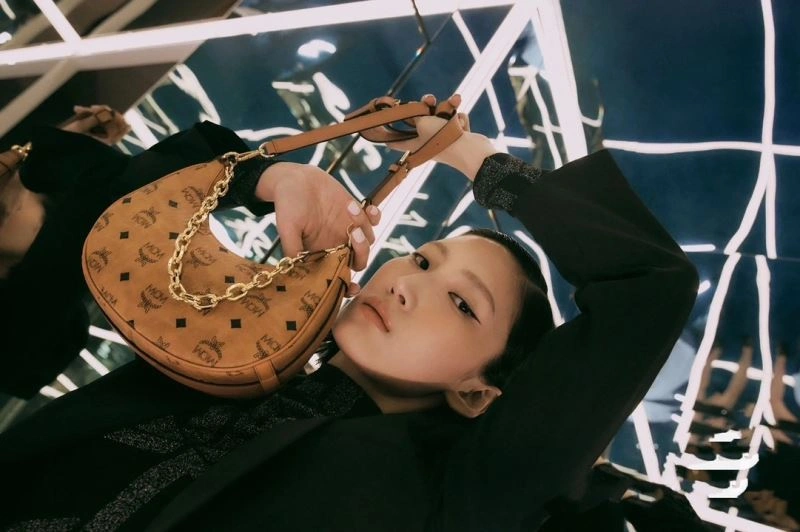 Low-cost MCM Hobo Bags