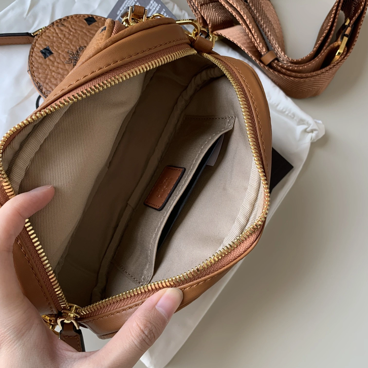Top mirror MCM Round Bags