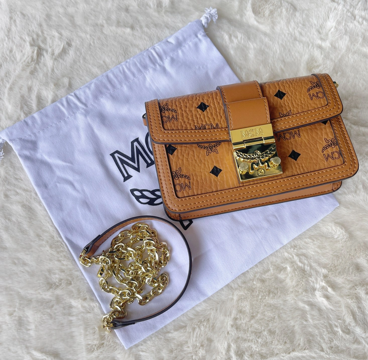 Top mirror MCM Satchel Bags