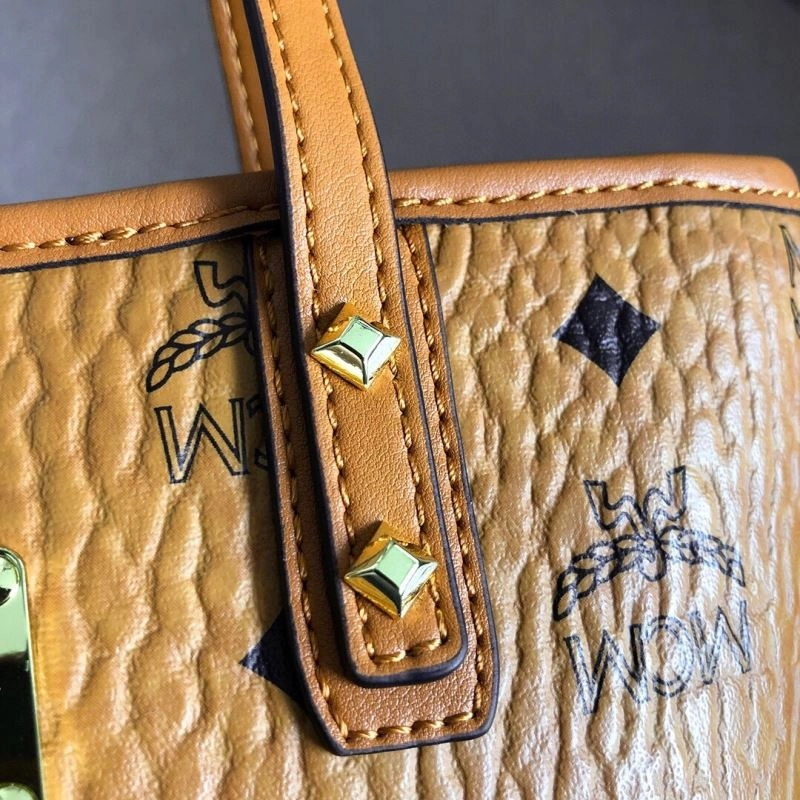 Brand-authenticated MCM Shopping Bags