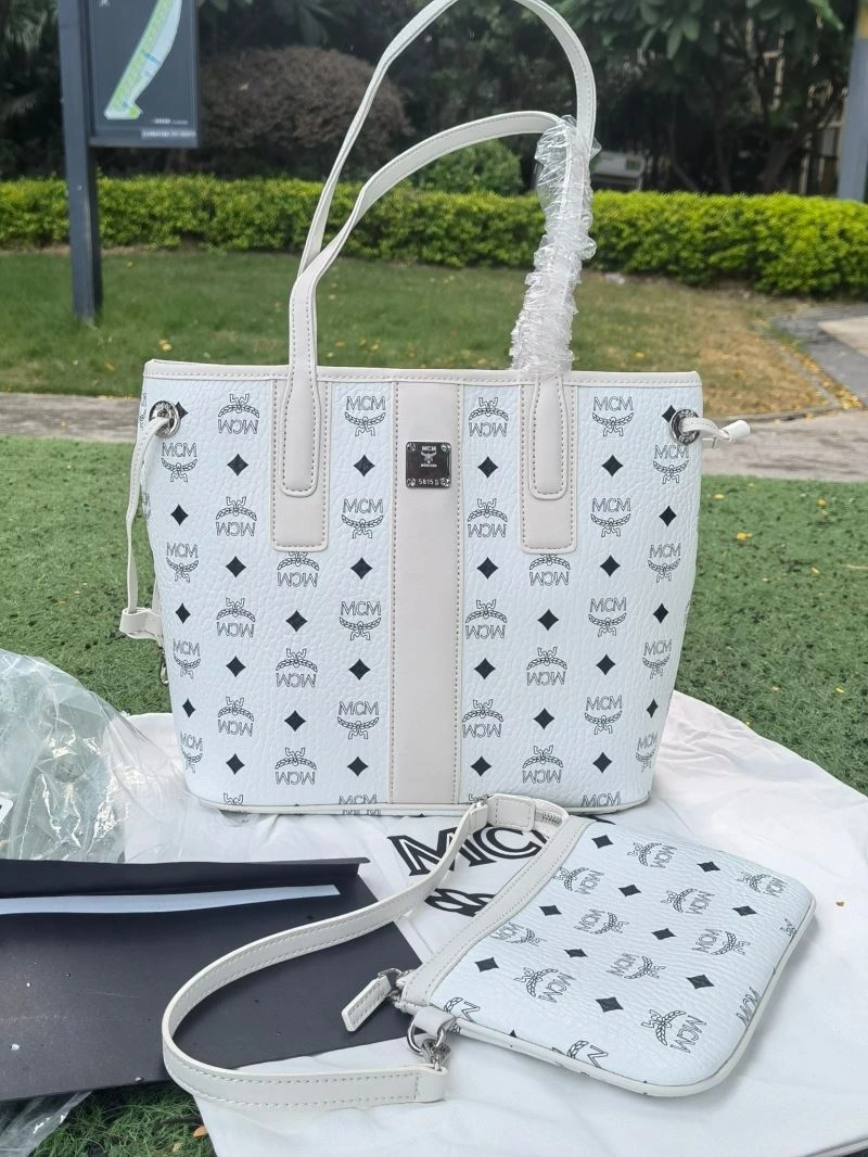 Accurate model MCM Shopping Bags