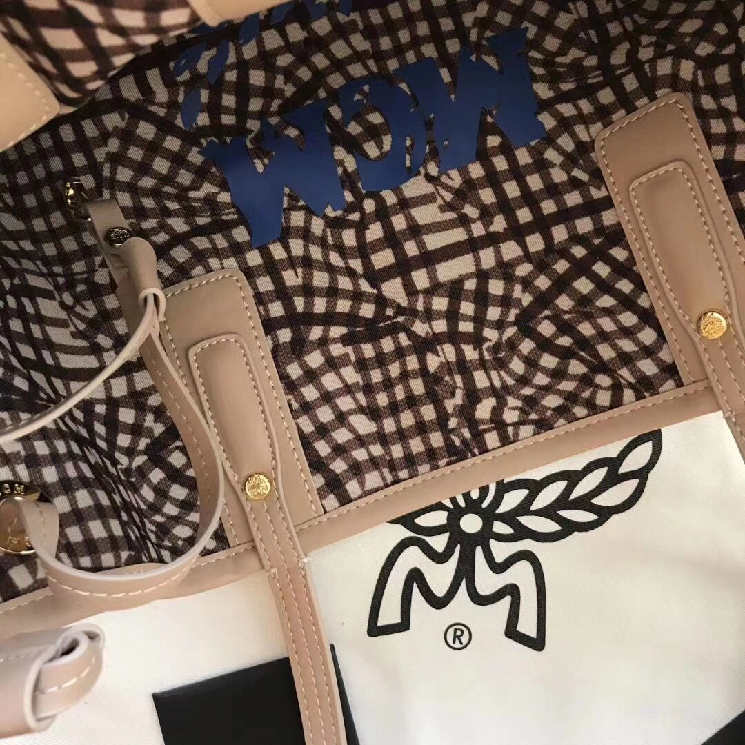 Brand-authenticated MCM Shopping Bags