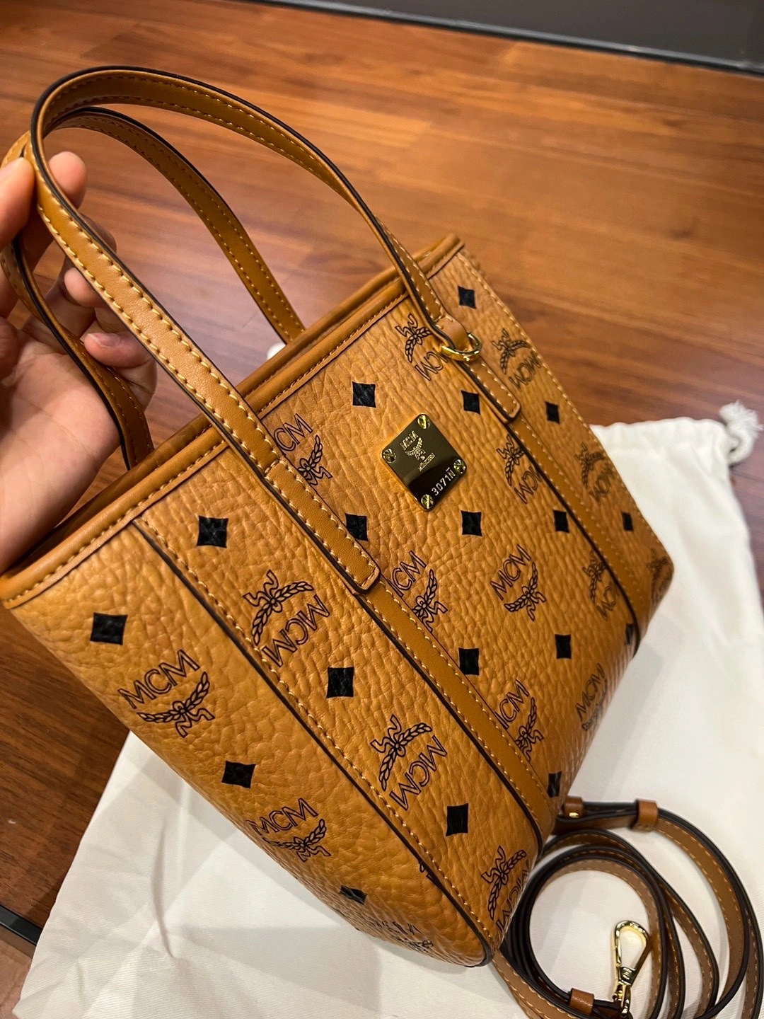 Low-cost MCM Shopping Bags