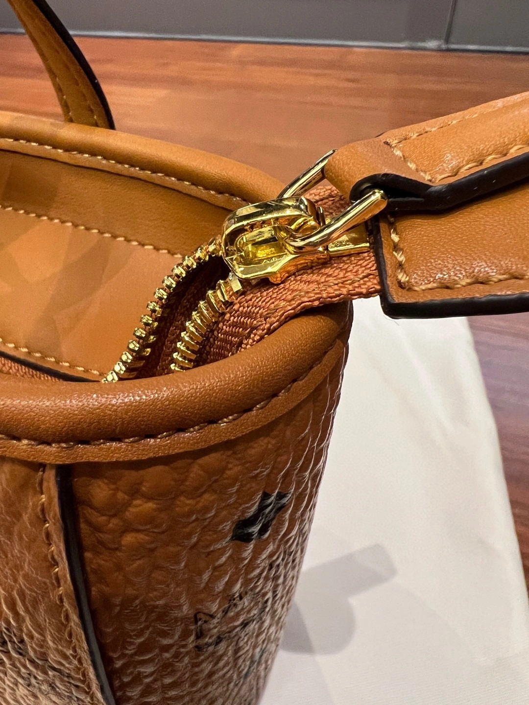 Low-cost MCM Shopping Bags