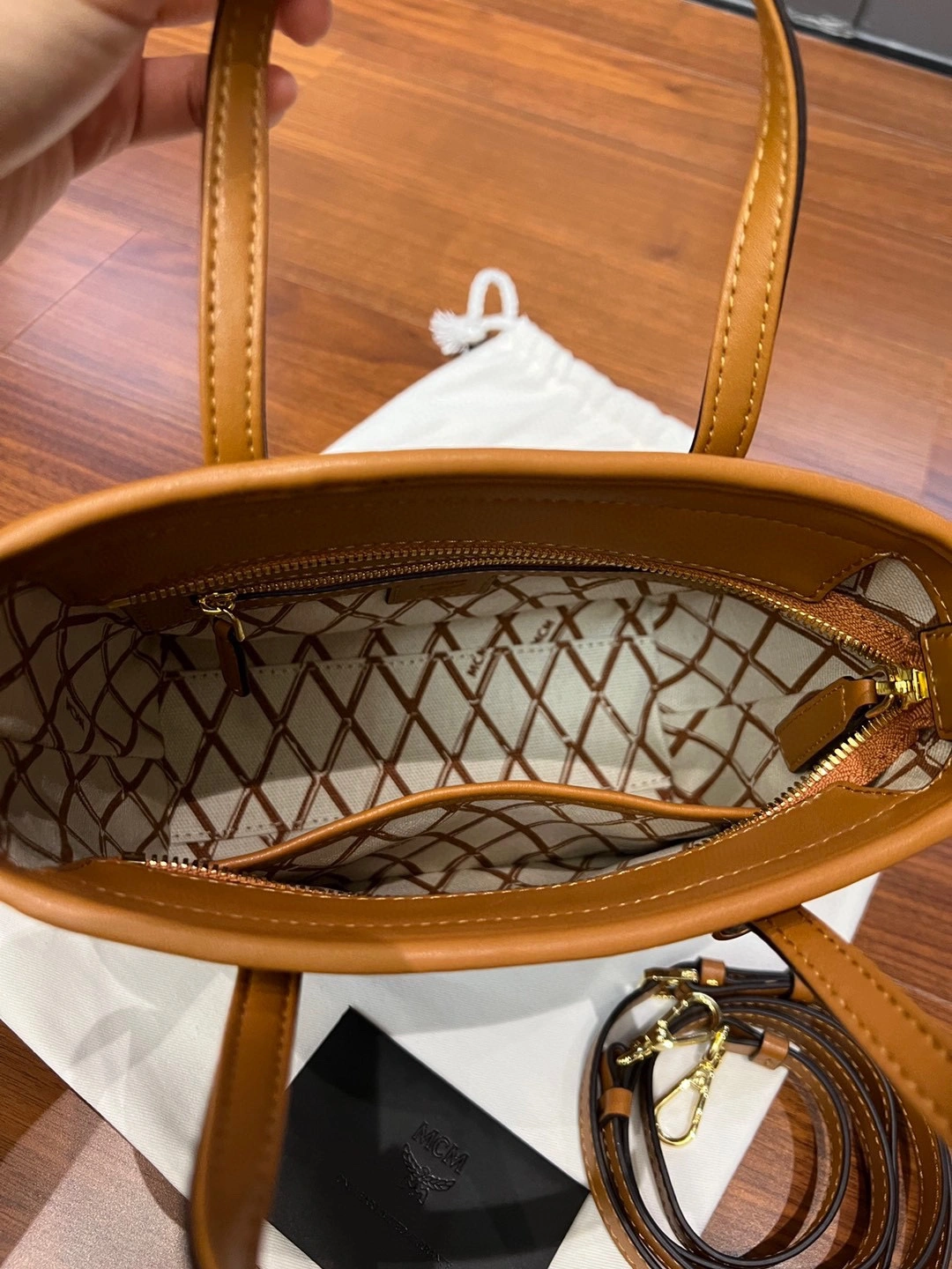 Low-cost MCM Shopping Bags