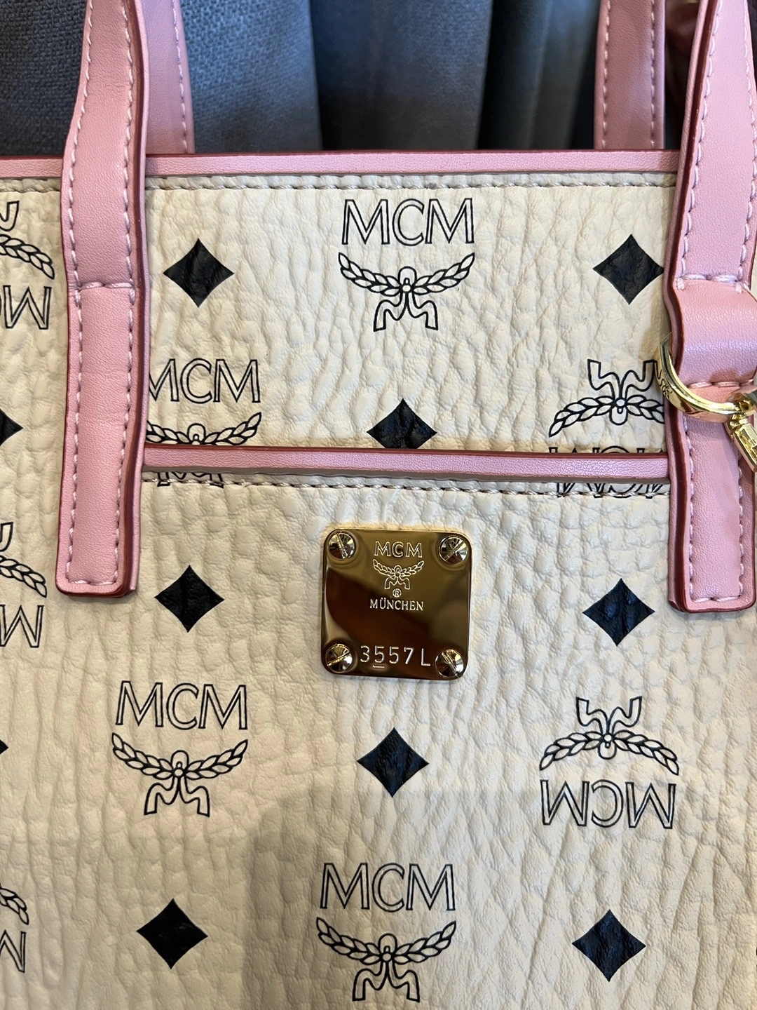 Inexpensive MCM Shopping Bags