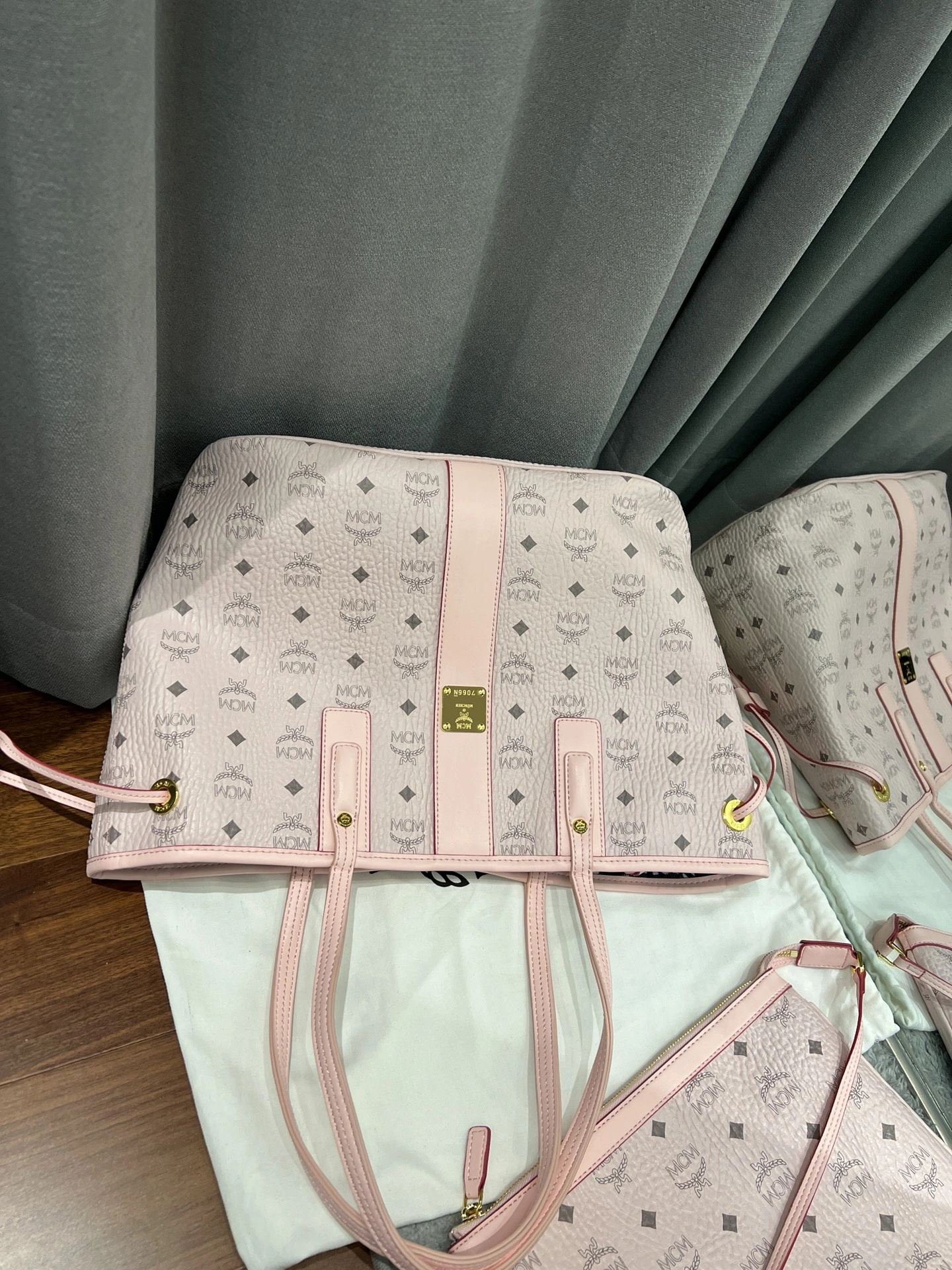 Low-cost MCM Shopping Bags