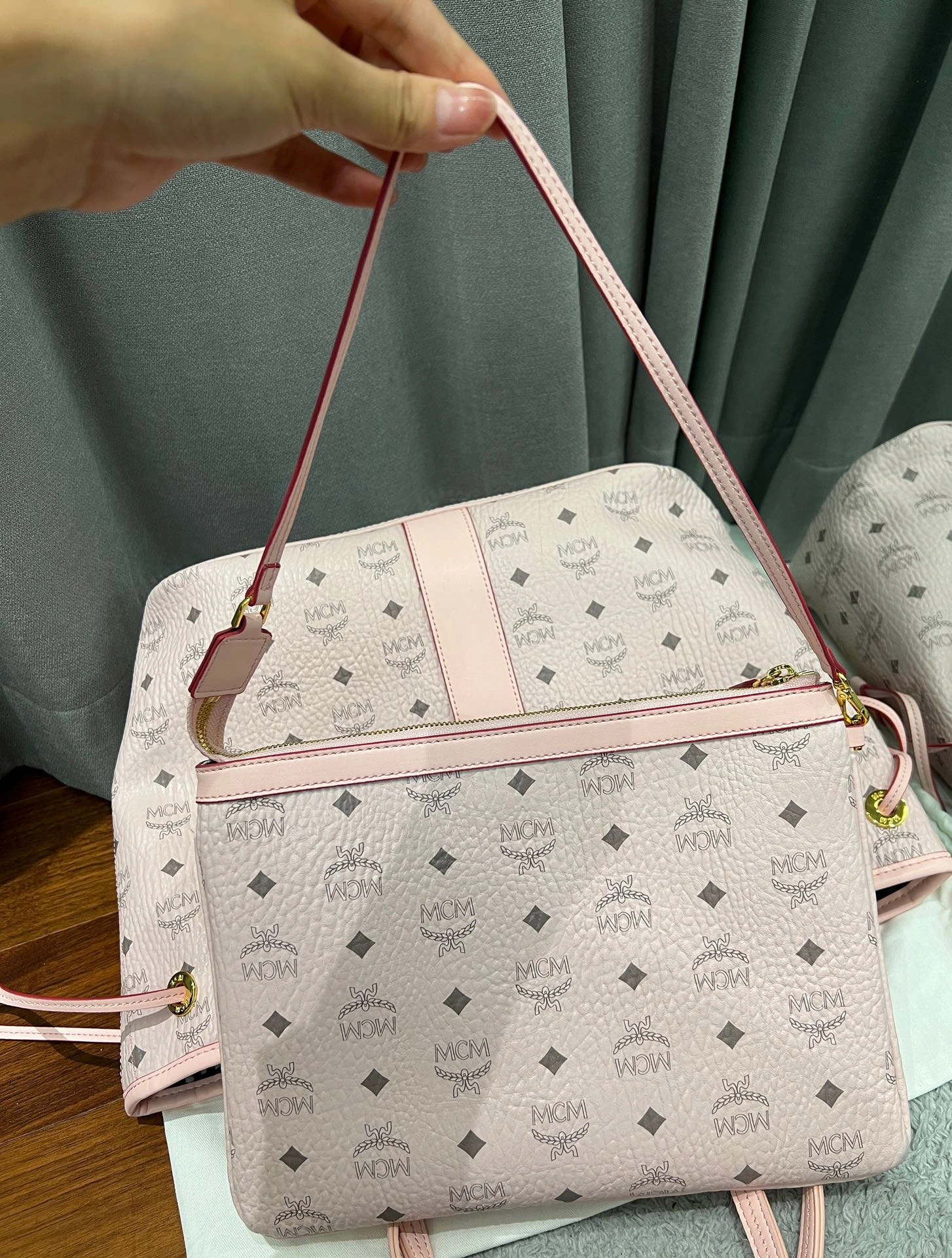 Low-cost MCM Shopping Bags